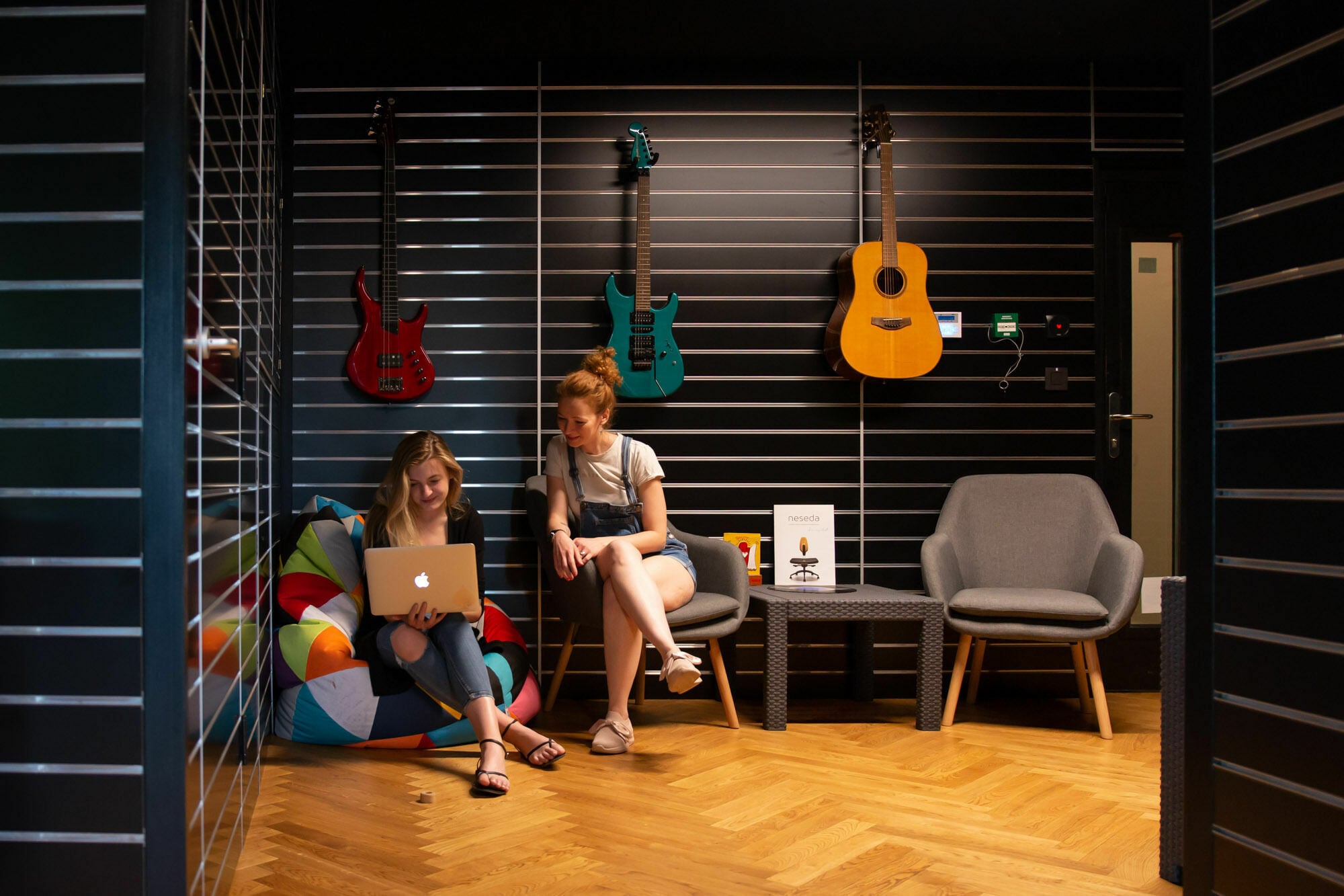 About Us - Muziker
