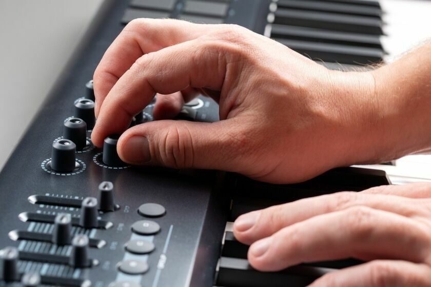 Synthesizer: An instrument that can do great things - Muziker