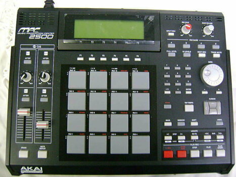 Akai MPC 2500 SE - Muziker